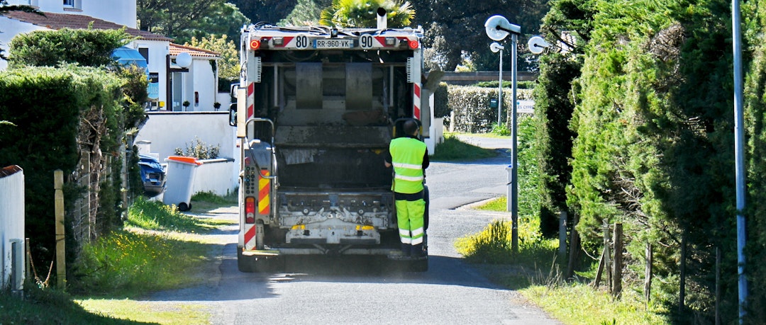 Véhicules lents : que dit le code de la route