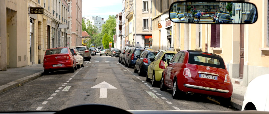 Règles de stationnement : que dit le code de la route
