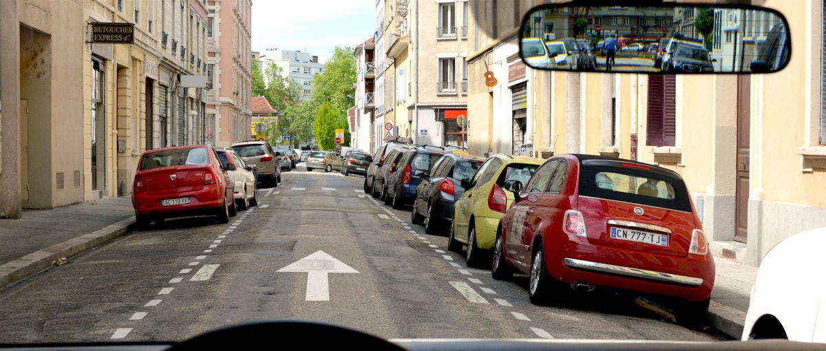 Faire un créneau : comment le réussir à tous les coups