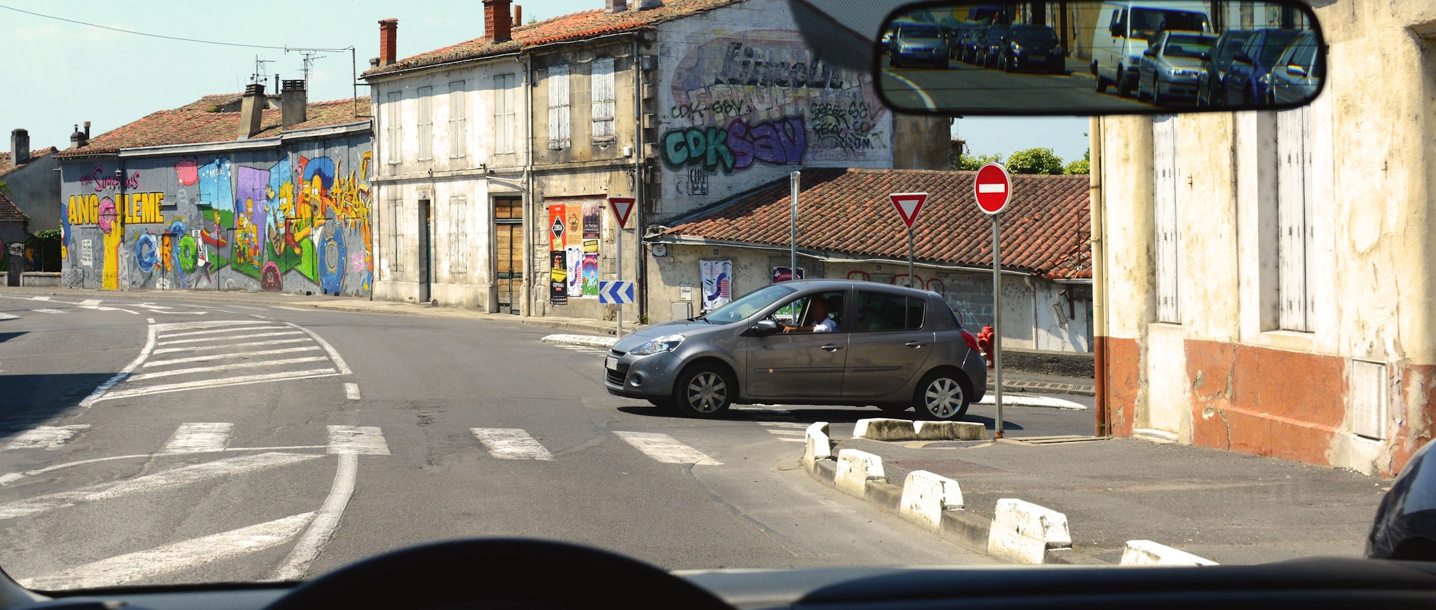 Aborder une intersection : quelles sont les règles