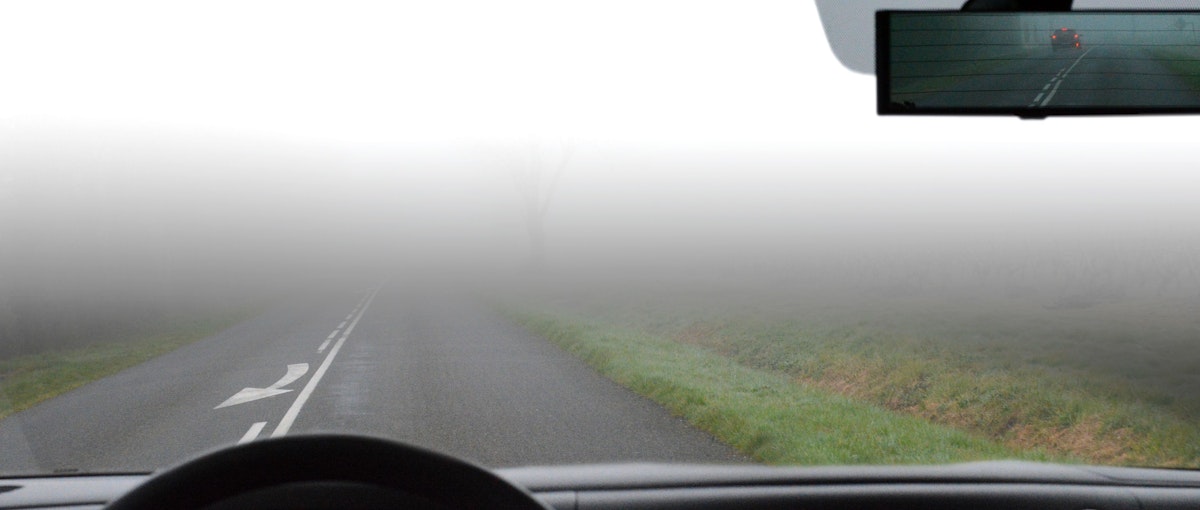 Conduire par temps de brouillard : nos conseils