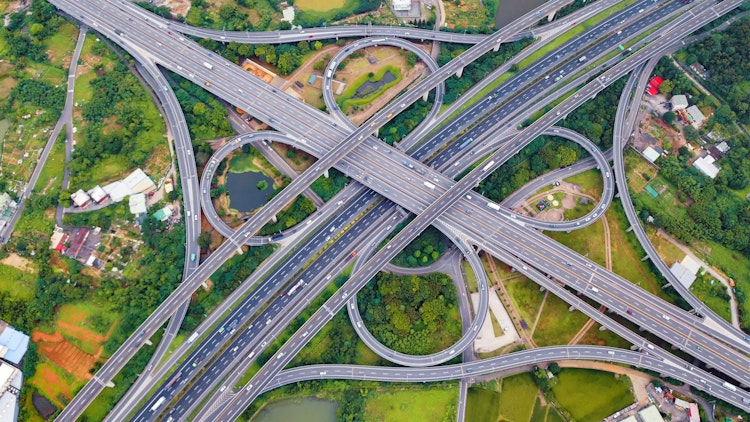 Code de la route sur l’autoroute : règles de circulation